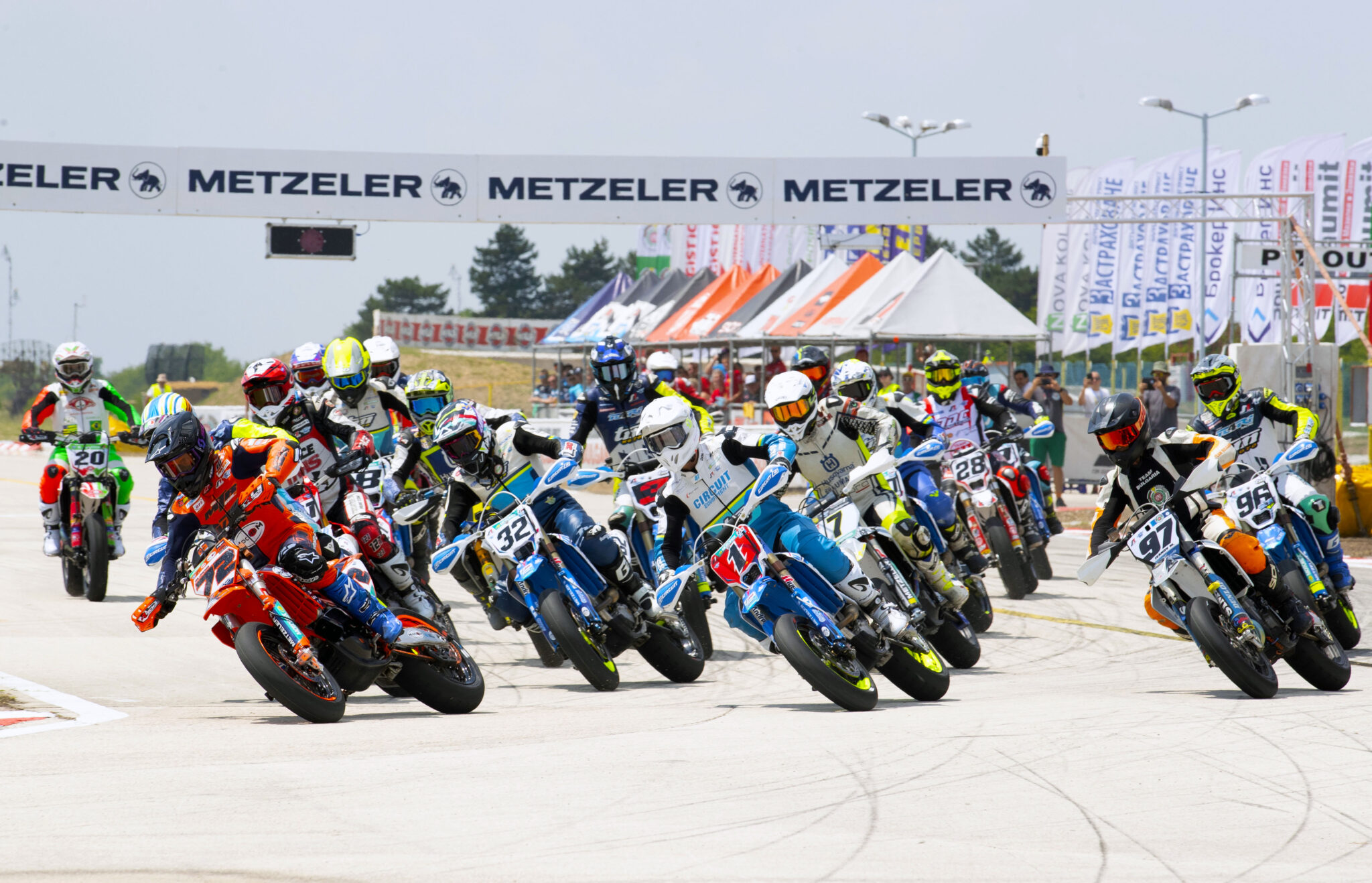 FULL STARTING GRID FOR THE S1GP OF CATALUNYA – Supermoto S1GP